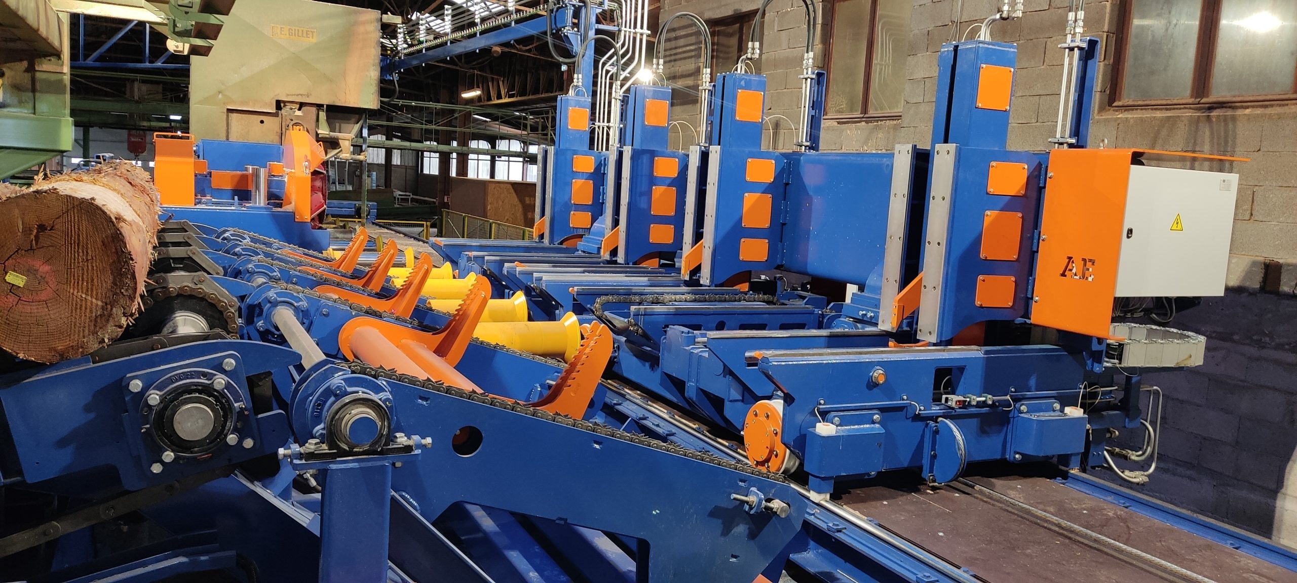 Montage d’un chariot 4 bornes et Slabber relevable Jumbo (Scierie Arbos ...